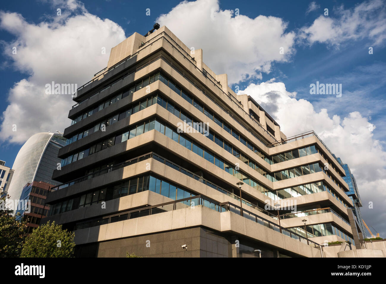 Seventies architecture St Magnus House by Richard Seifert & Partners ...
