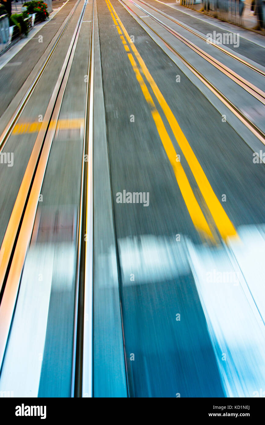 Yellow divider lines hi-res stock photography and images - Alamy