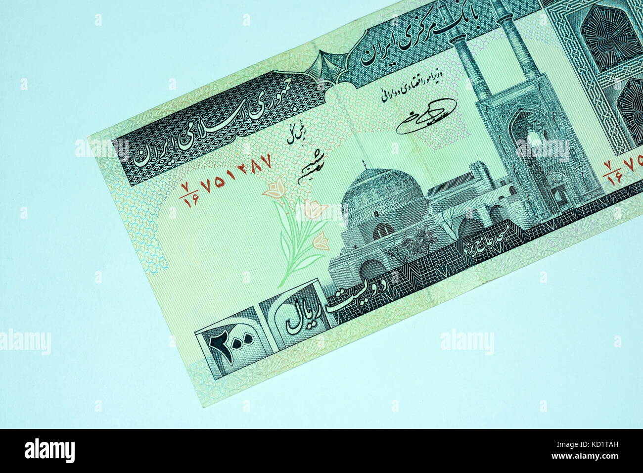 Close up Banknote and Currency Bills and Coins Stock Photo - Alamy