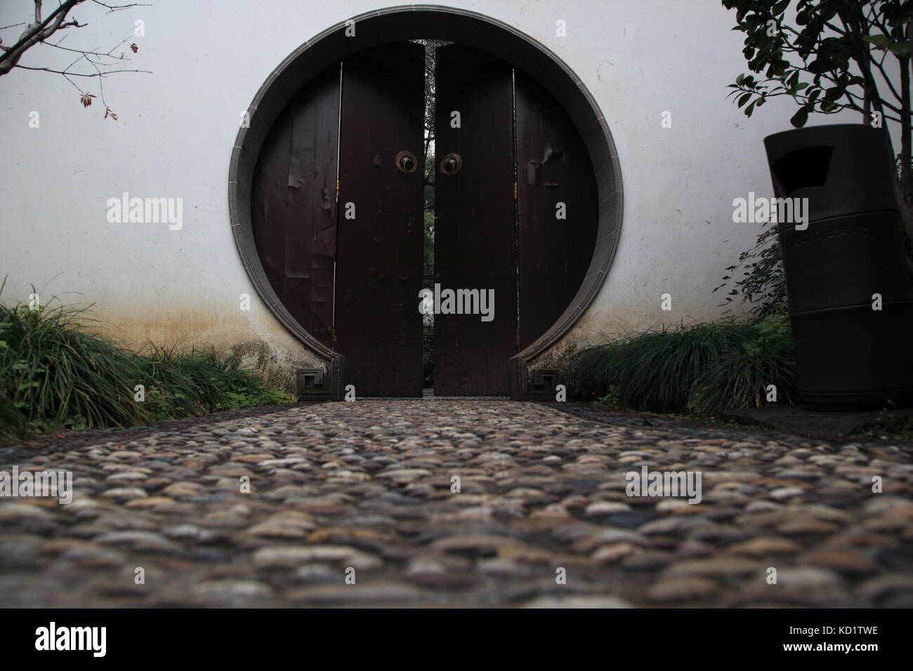 Entry exit garden hi-res stock photography and images - Alamy