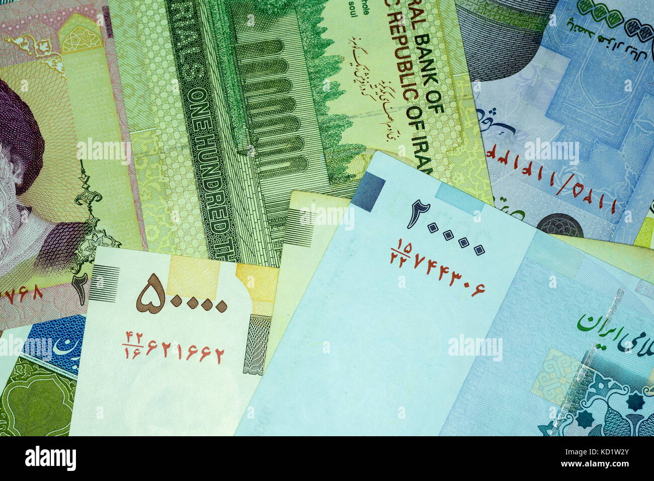 Close up Banknote and Currency Bills and Coins Stock Photo - Alamy