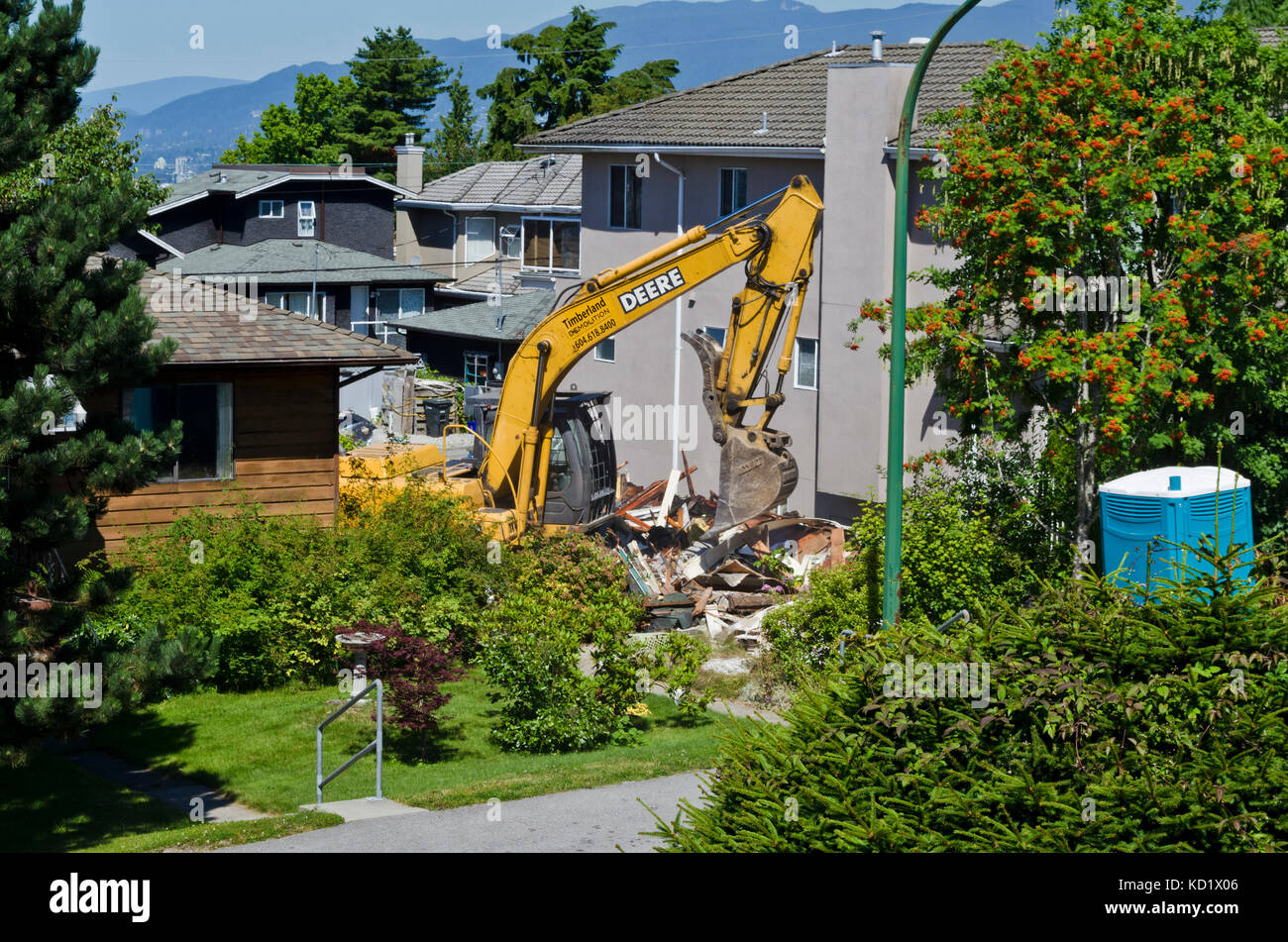 Demolition of neighborhood hi-res stock photography and images - Alamy