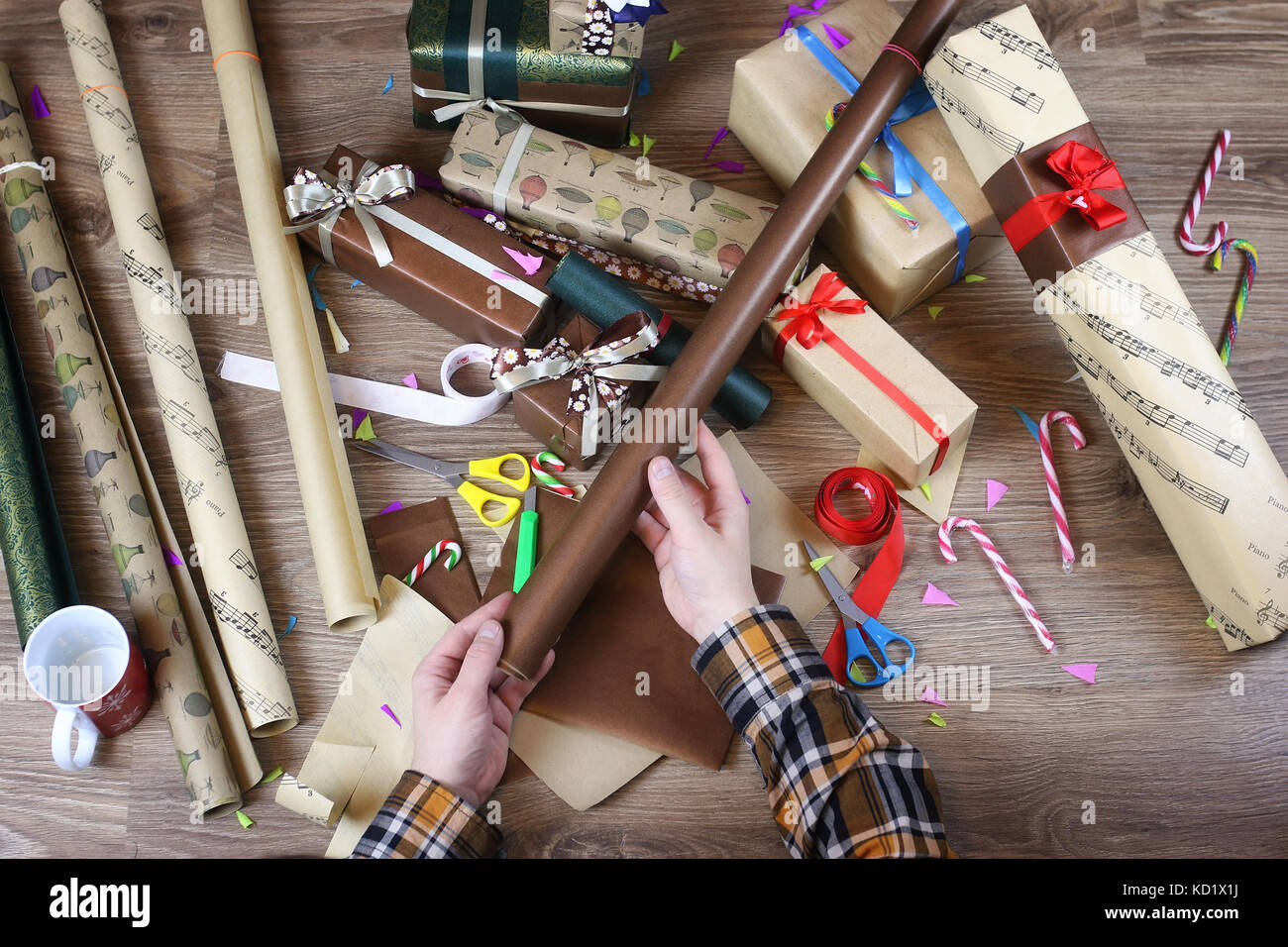 Wrapping Knife High Resolution Stock Photography and Images - Alamy