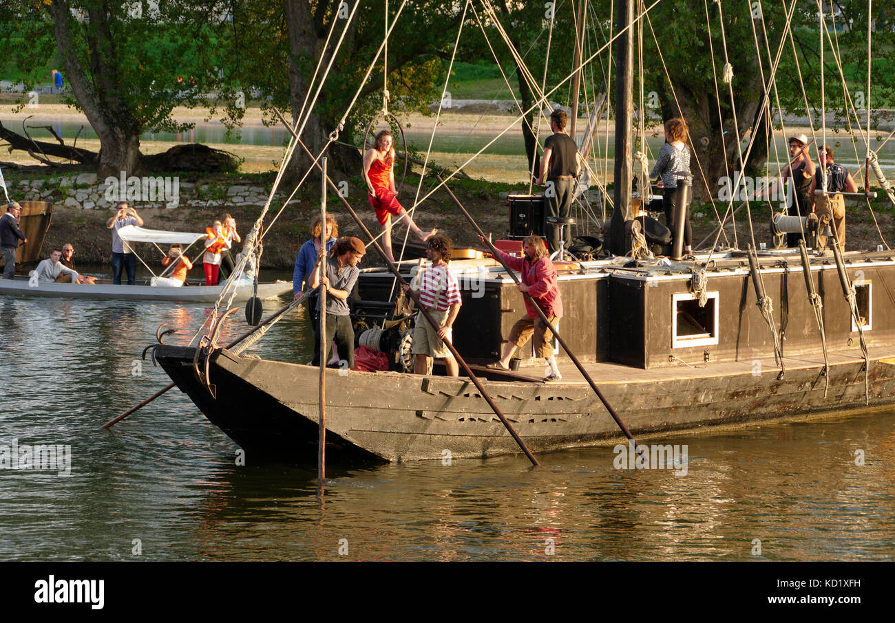 Navivation with wooden sticks, Loire festival, gathering of fluvial ...