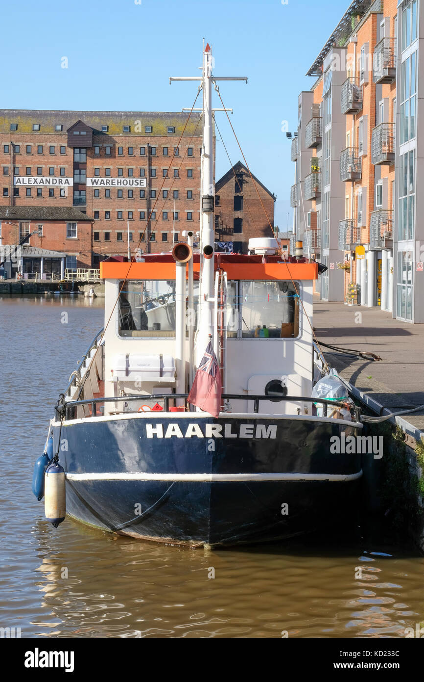 Motorised barge hi-res stock photography and images - Alamy