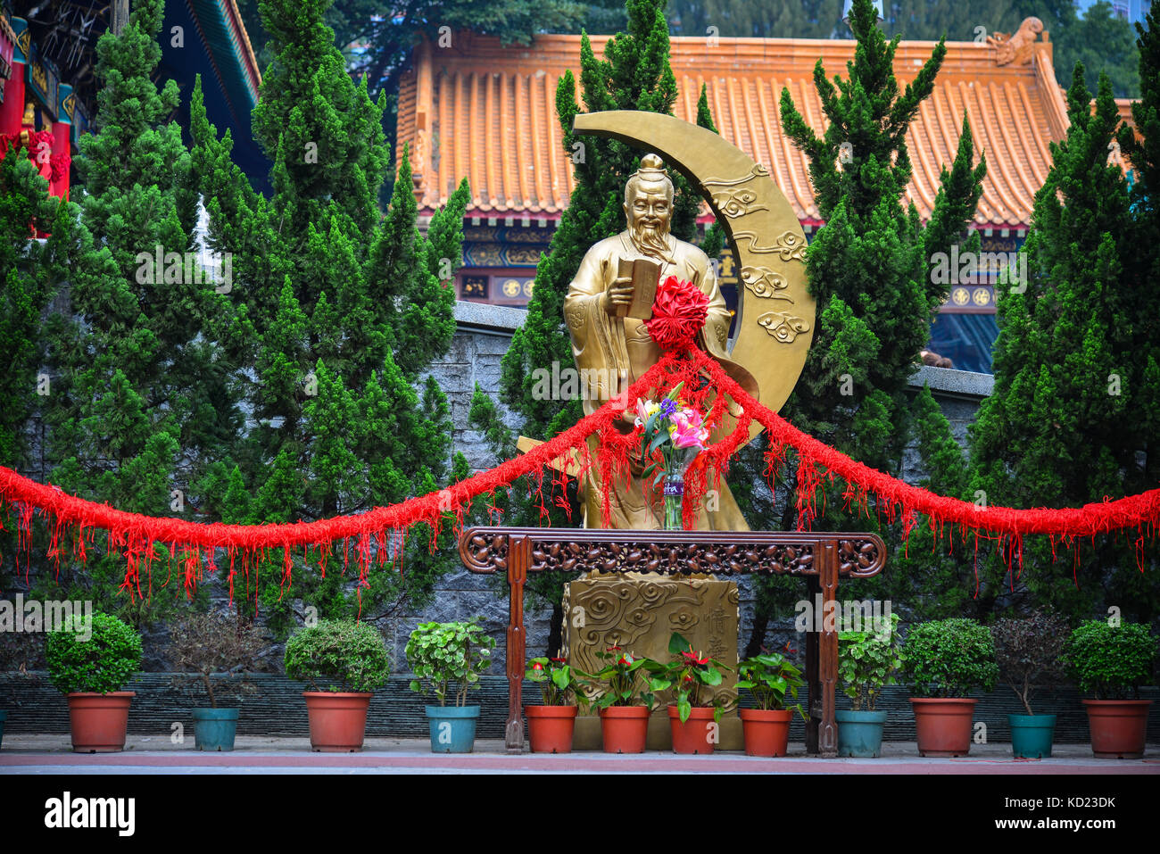 Yue lao hi-res stock photography and images - Alamy