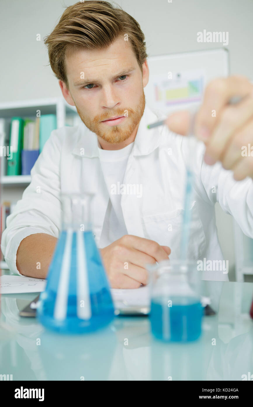 Japanese chemist hi-res stock photography and images - Alamy