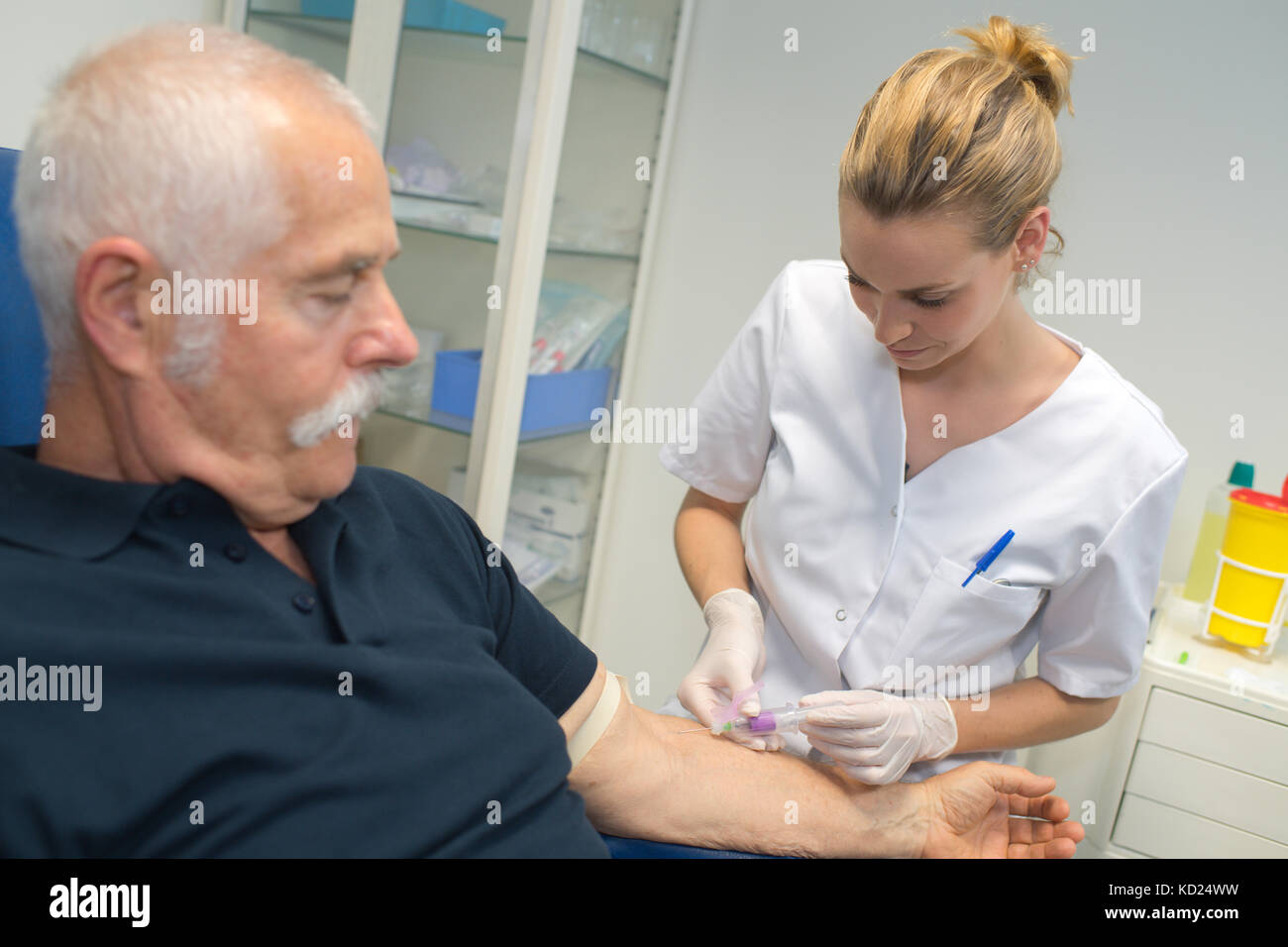 Injection protocol hi-res stock photography and images - Alamy