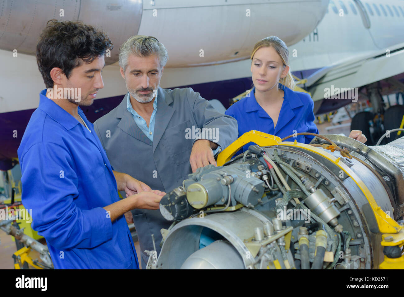 Engine aircraft students hi-res stock photography and images - Alamy