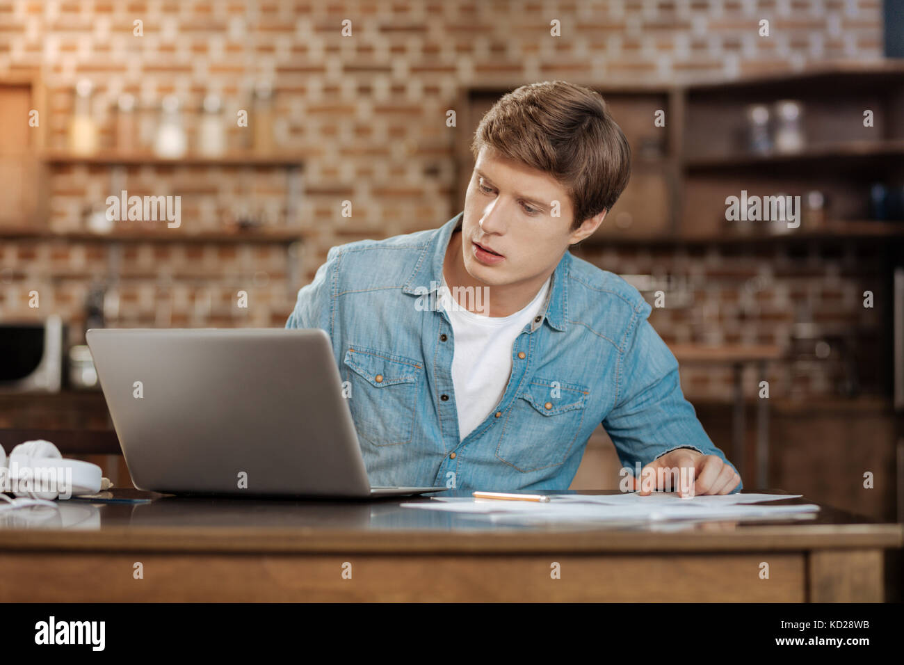 Comparing documents hi-res stock photography and images - Alamy