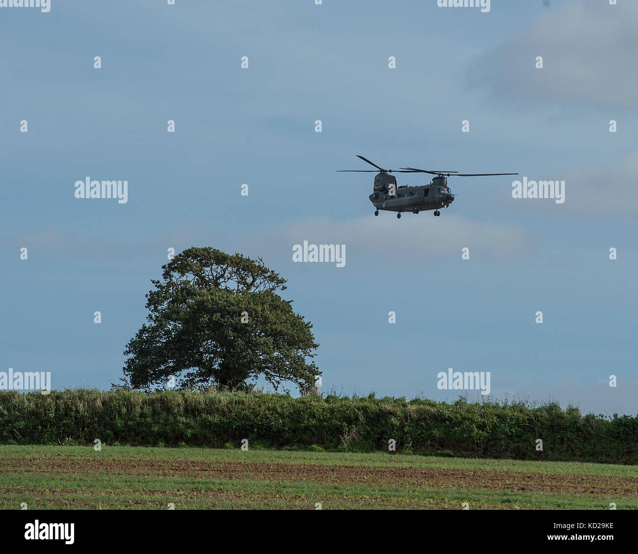 Ch 47 chinook helicopter hi-res stock photography and images - Alamy