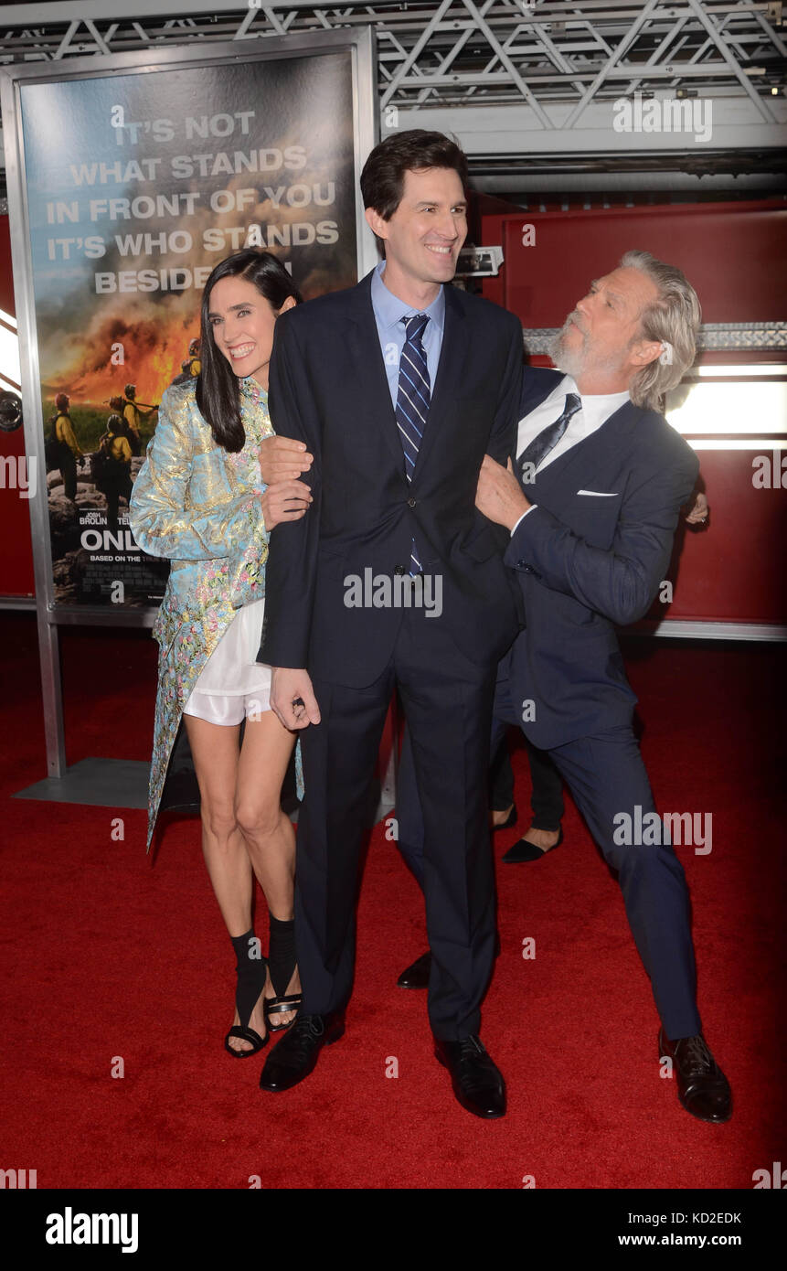Joseph kosinski jeff bridges hi-res stock photography and images - Alamy