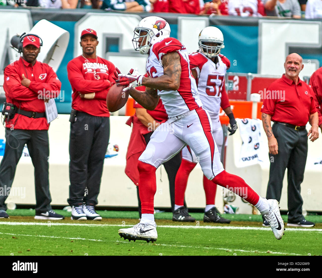 October 9, 2017 - Philadelphia, Pennsylvania, U.S. - Cardinals' tight ...