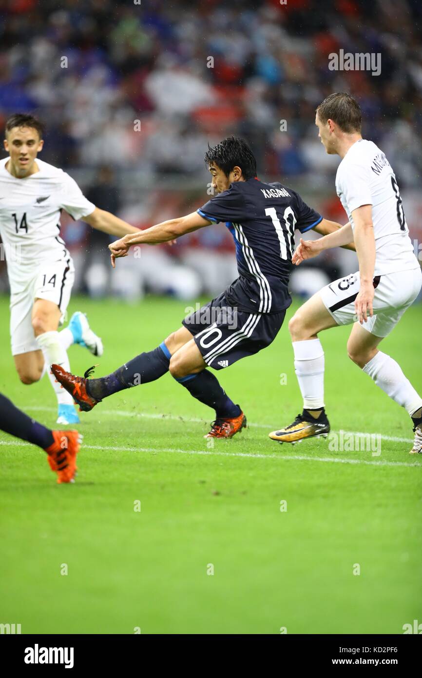 Aichi, Japan. 6th Oct, 2017. (L-R) Ryan Thomas (NZL), Shinji Kagawa ...