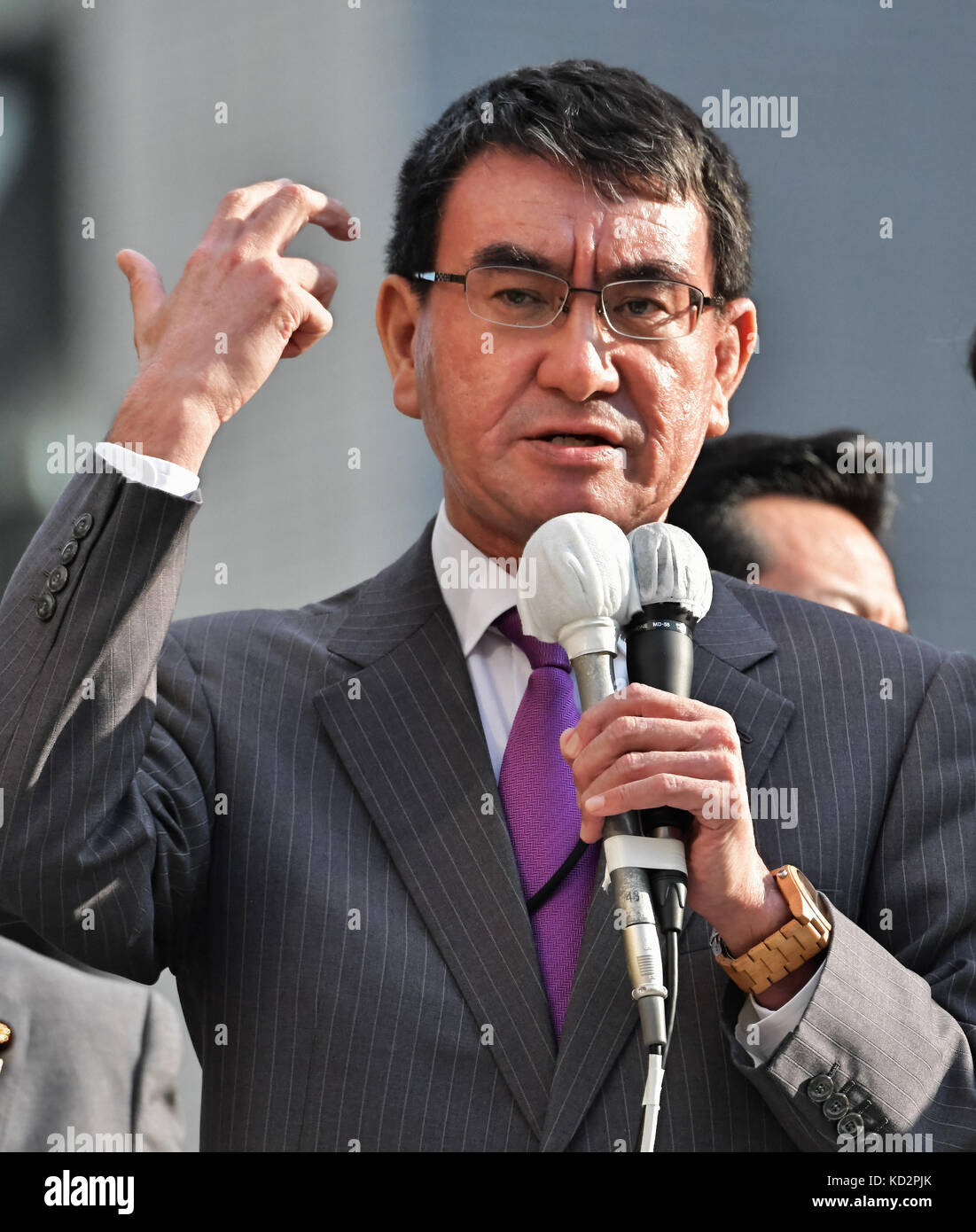 Tokyo, Japan. 9th Oct, 2017. Taro Kono, Itsunori Onodera, October 9 ...