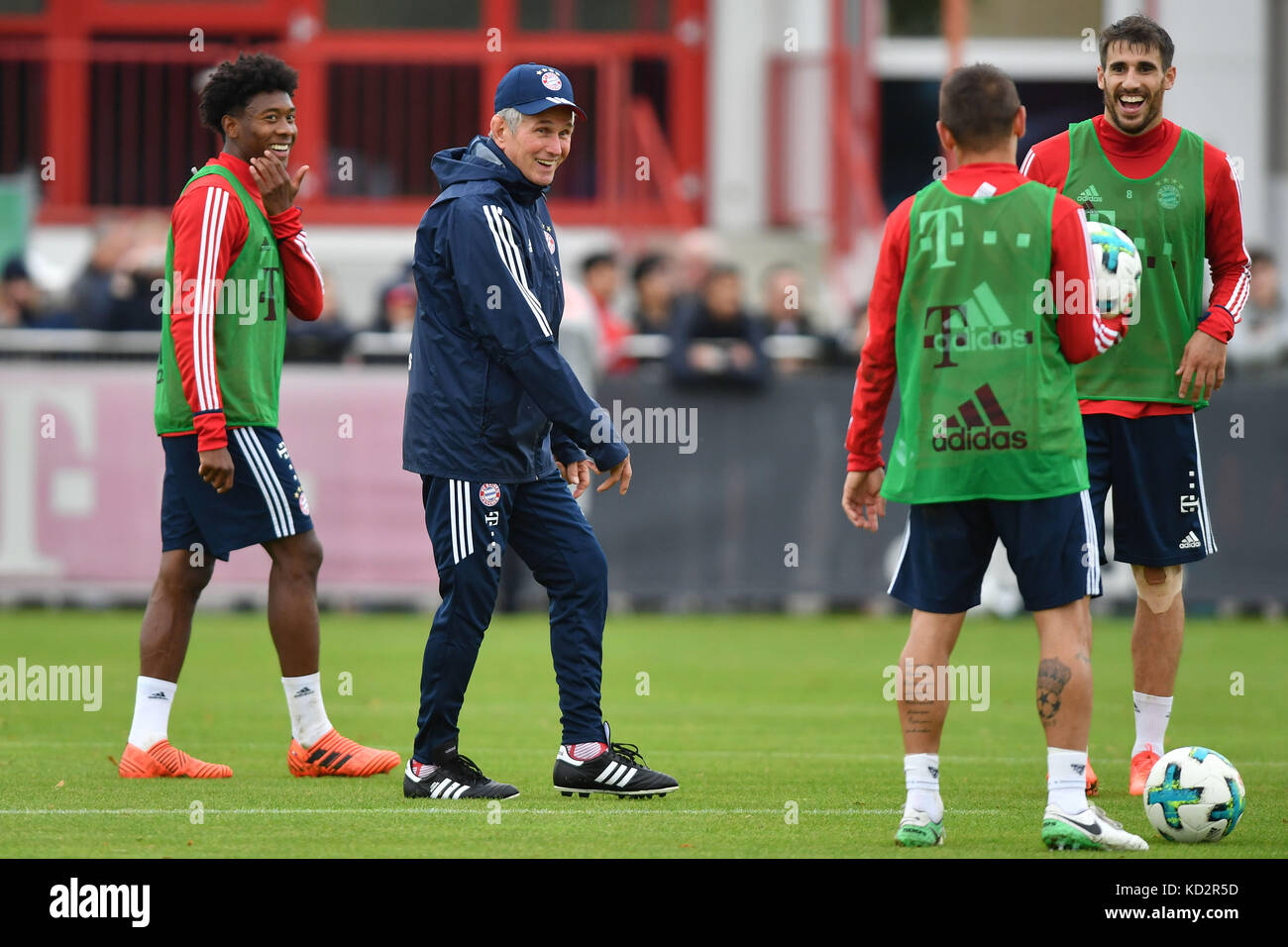 Jupp HEYNCKES (Trainer FC Bayern Munich) with David ALABA (li, FC ...