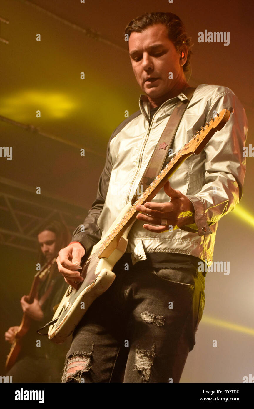 Chris traynor gavin hi-res stock photography and images - Alamy