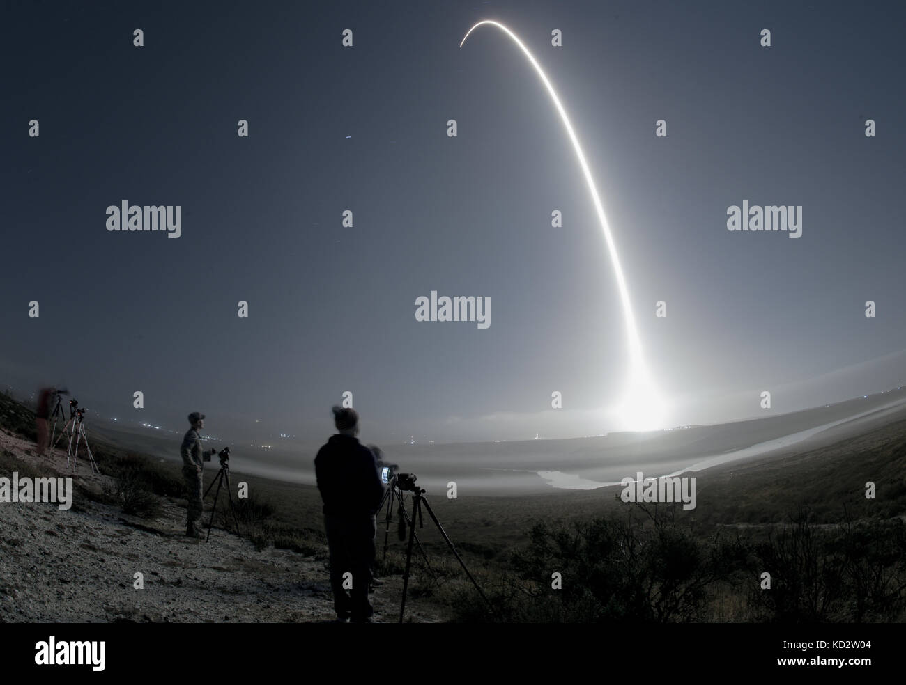 Lompoc, USA. 09th Oct, 2017. The SpaceX Falcon 9 rocket streaks into ...