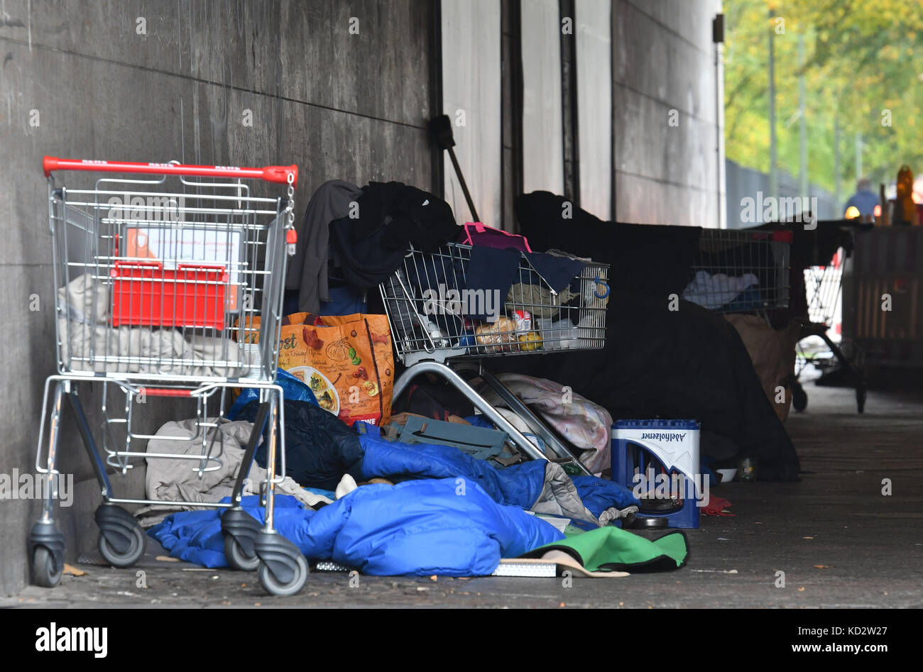 Berlin homeless tiergarten hi-res stock photography and images - Alamy