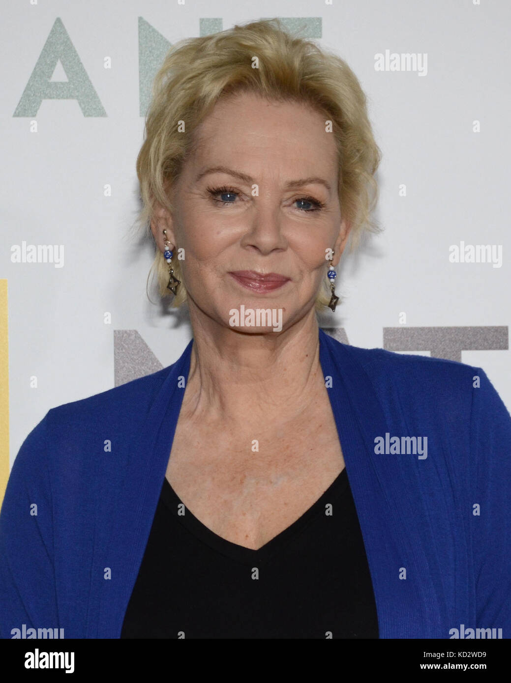 Jean smart designing hi-res stock photography and images - Alamy