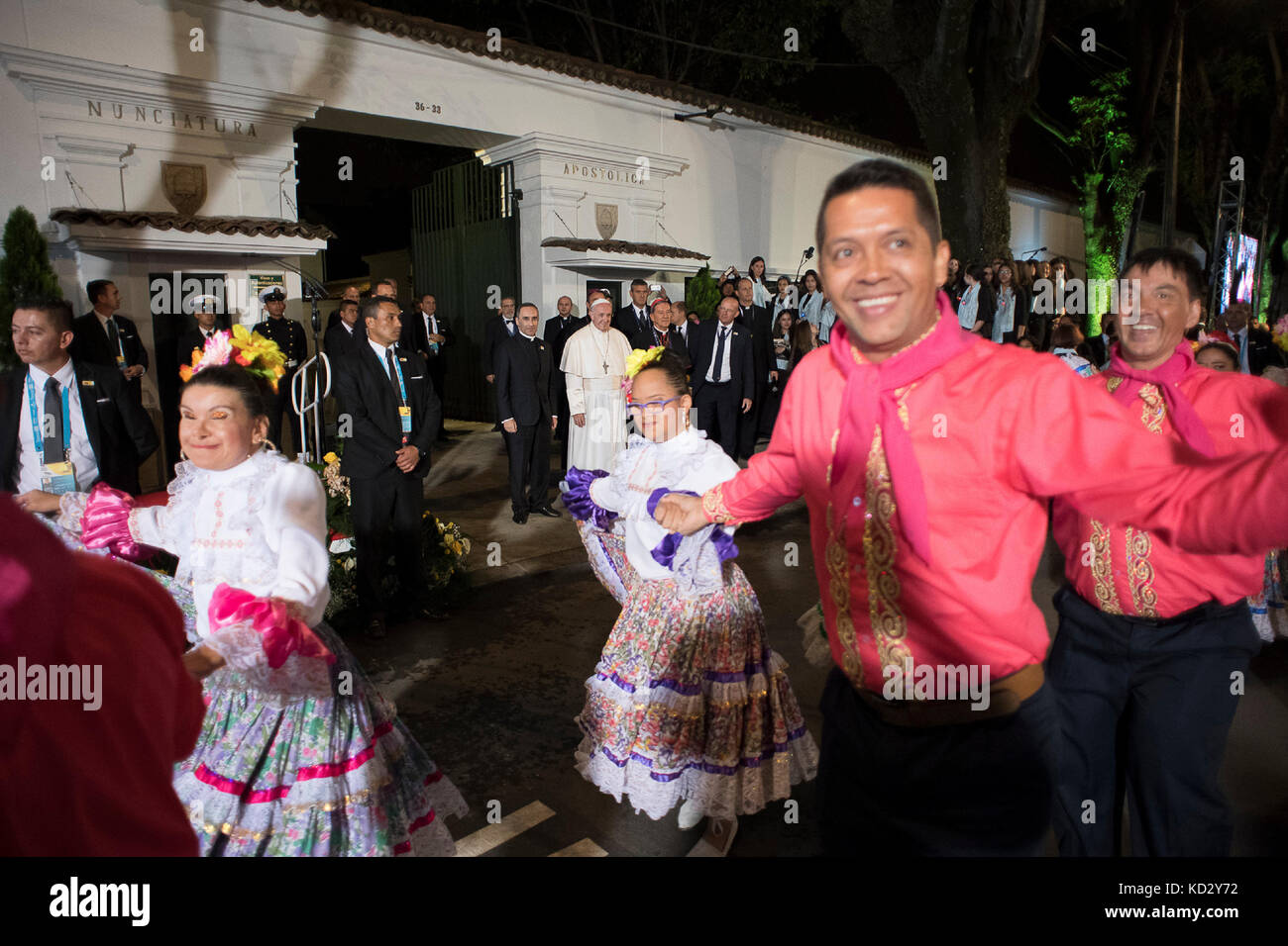 Pope Francis is welcomed by traditional dancing as he returns to the ...