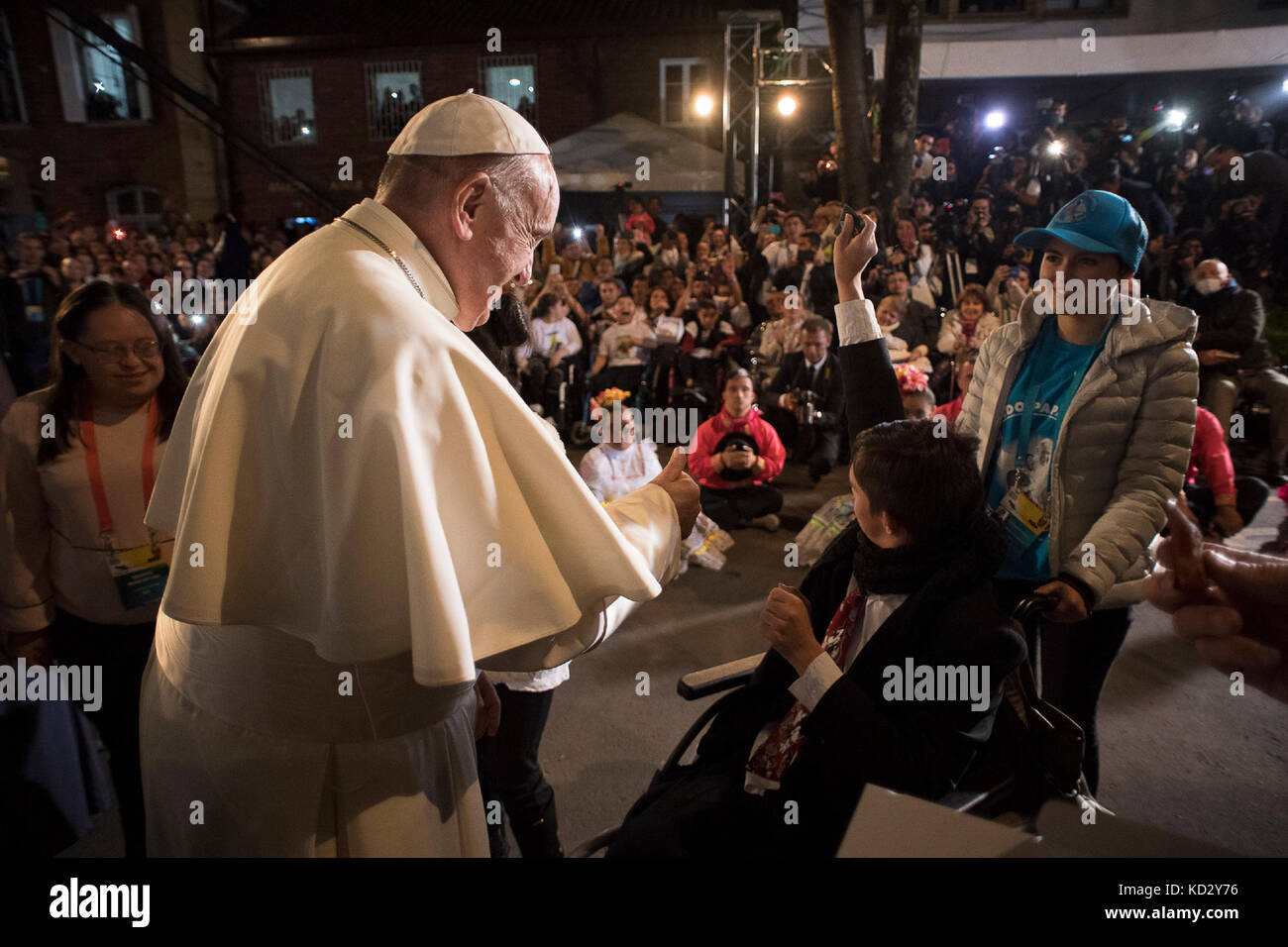 Pope Francis is welcomed by traditional dancing as he returns to the ...