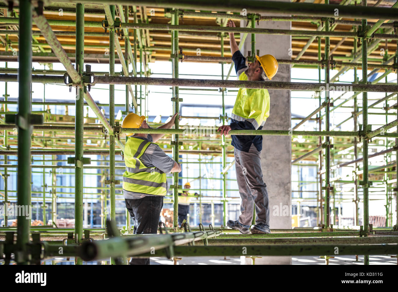 Scaffolding team hi-res stock photography and images - Alamy