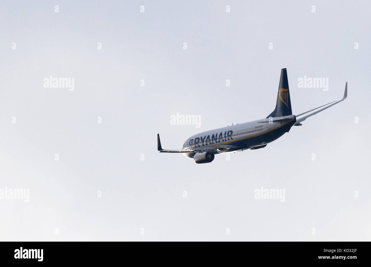 Boeing 737 rudder hi-res stock photography and images - Alamy