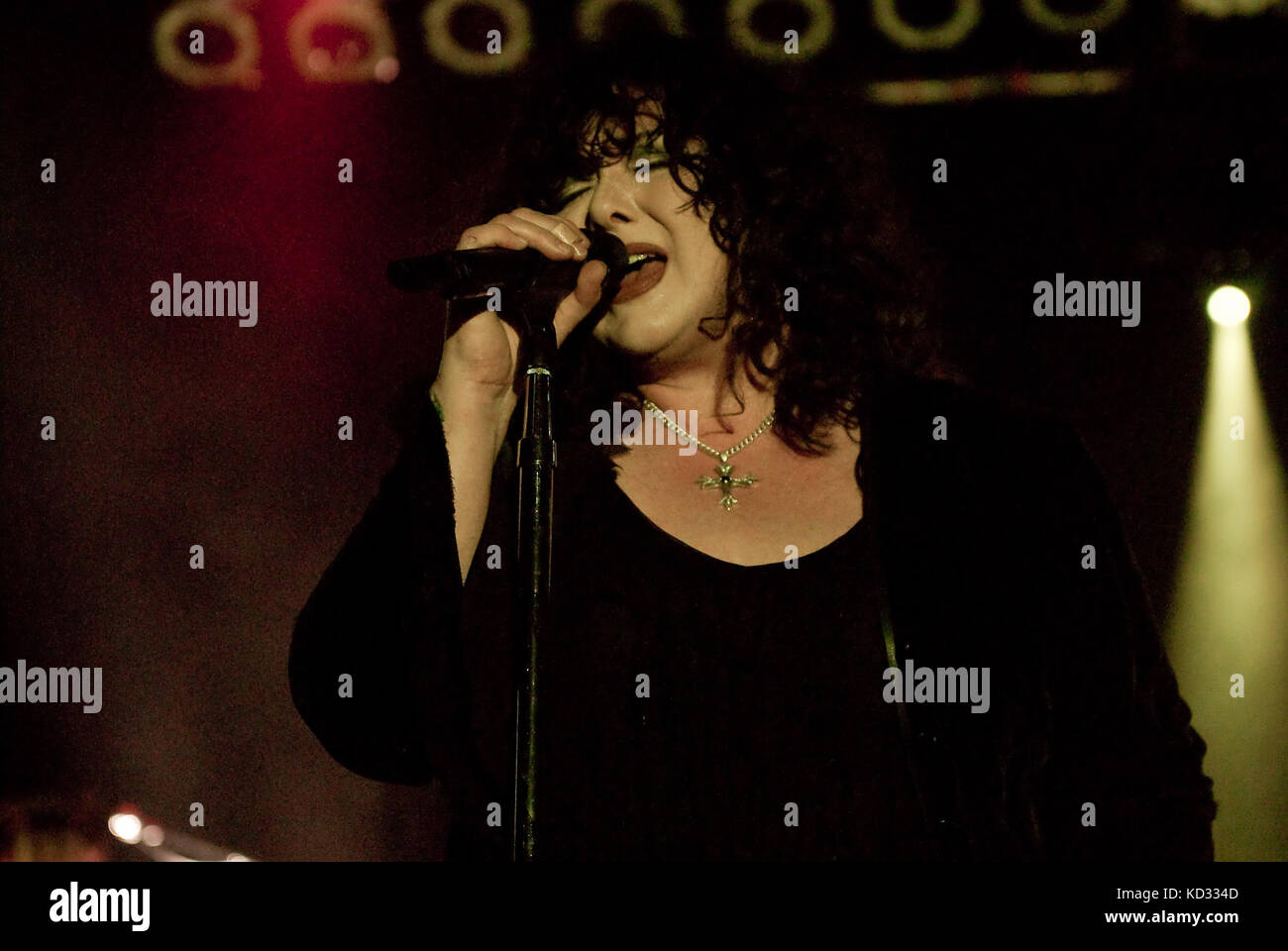 SMG FL99 Ann Wilson Nancy Wilson HEART 032909 14.JPG POMPANO BEACH, FL ...