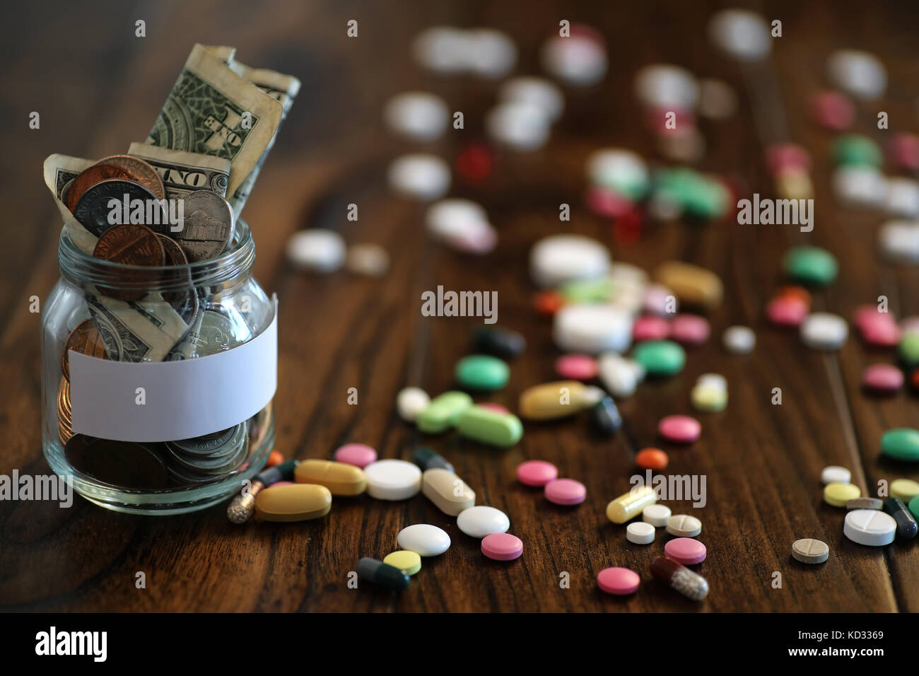 Different pill shapes and sizes hi-res stock photography and images - Alamy