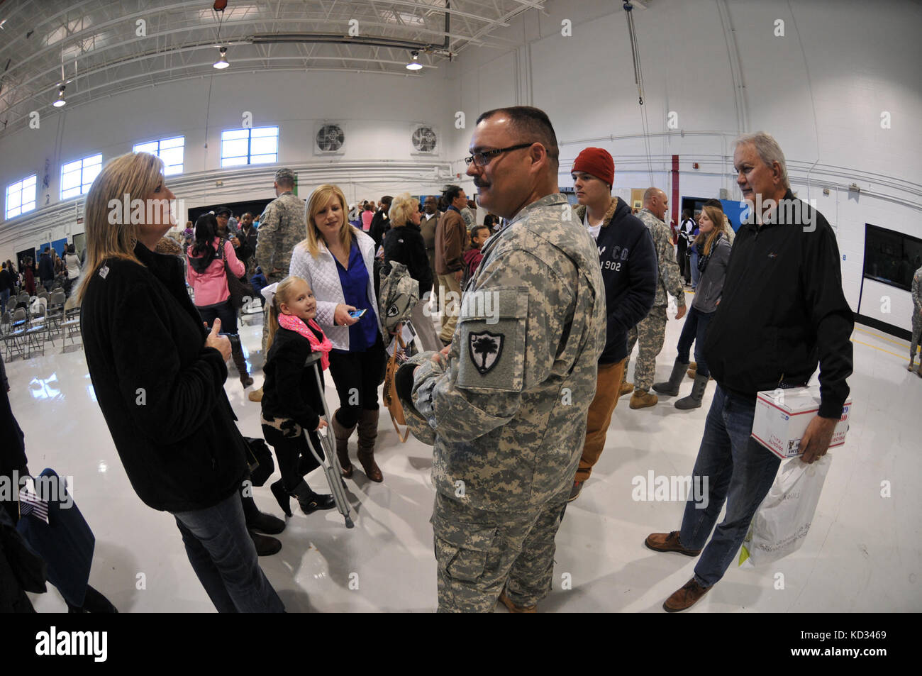 Family and friends of U.S. Soldiers assigned to the 351st Aviation ...