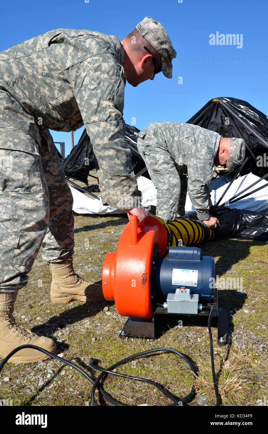 Deployable rapid shelter hi-res stock photography and images - Alamy