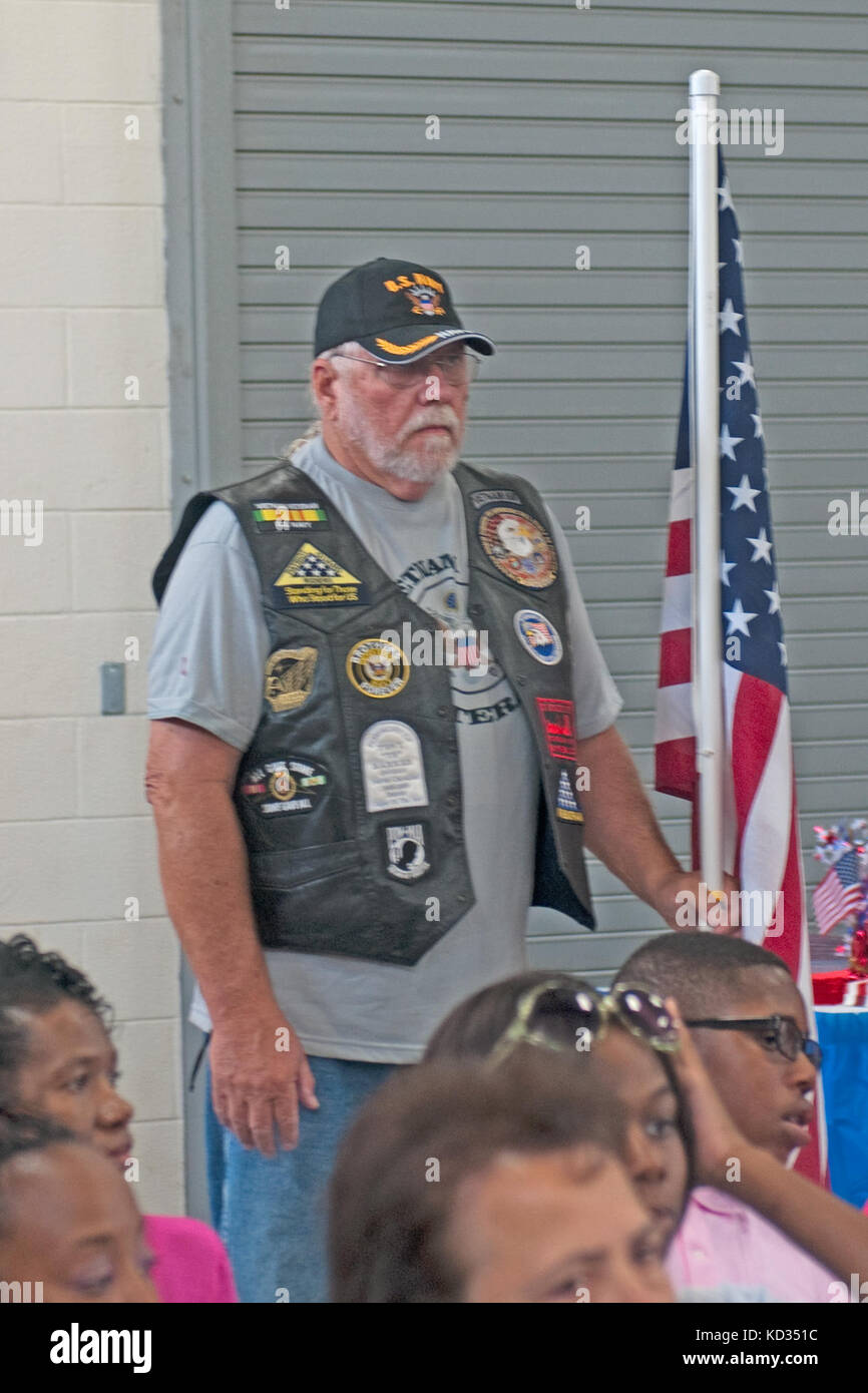 Members from the Patriot Guard Riders, a volunteer organization that ...
