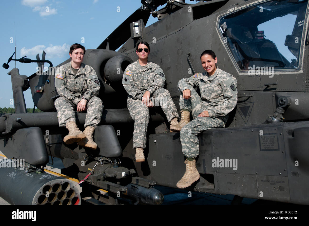 U.S. Army Chief Warrant Officer Deborah Glenn, Company B, 1-151st ...