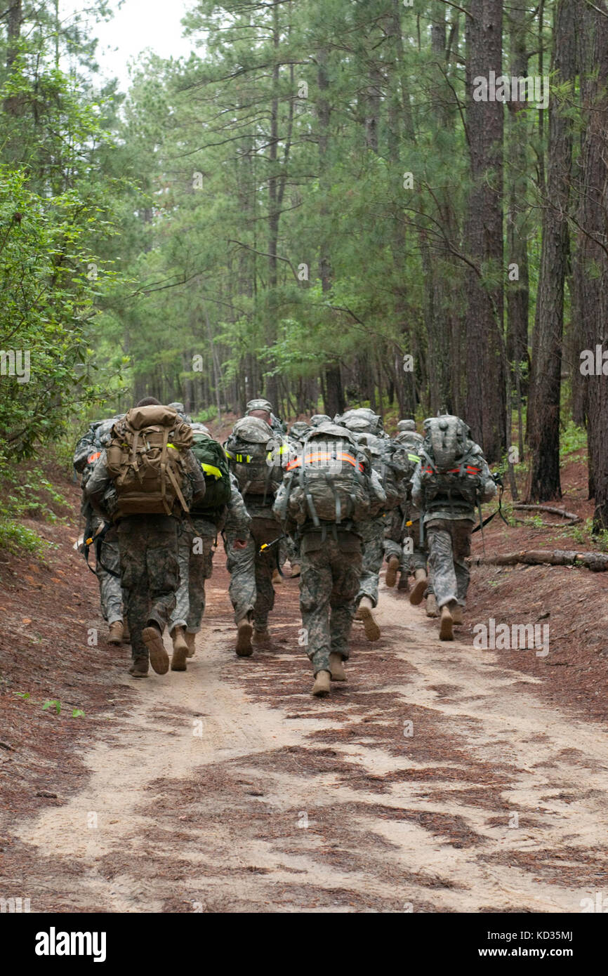 Soldiering hi-res stock photography and images - Alamy