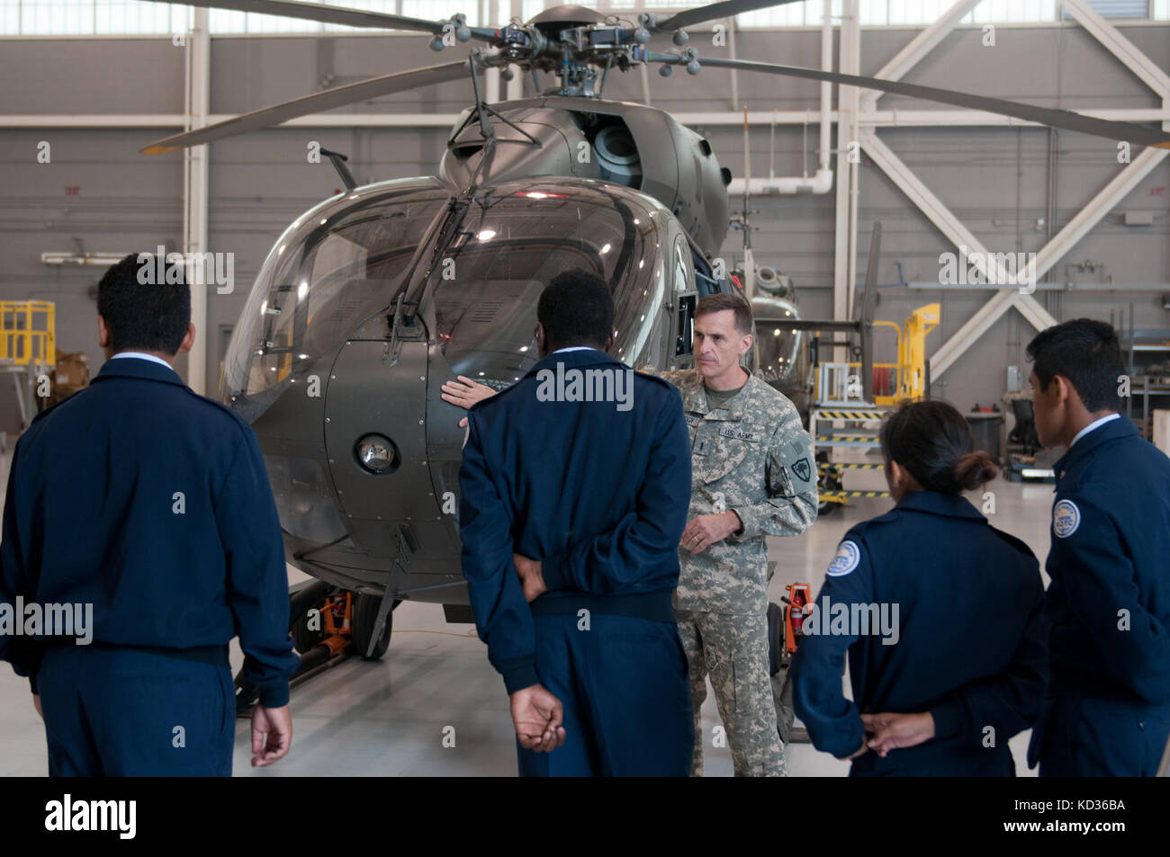 Junior rotc high school military hi-res stock photography and images ...
