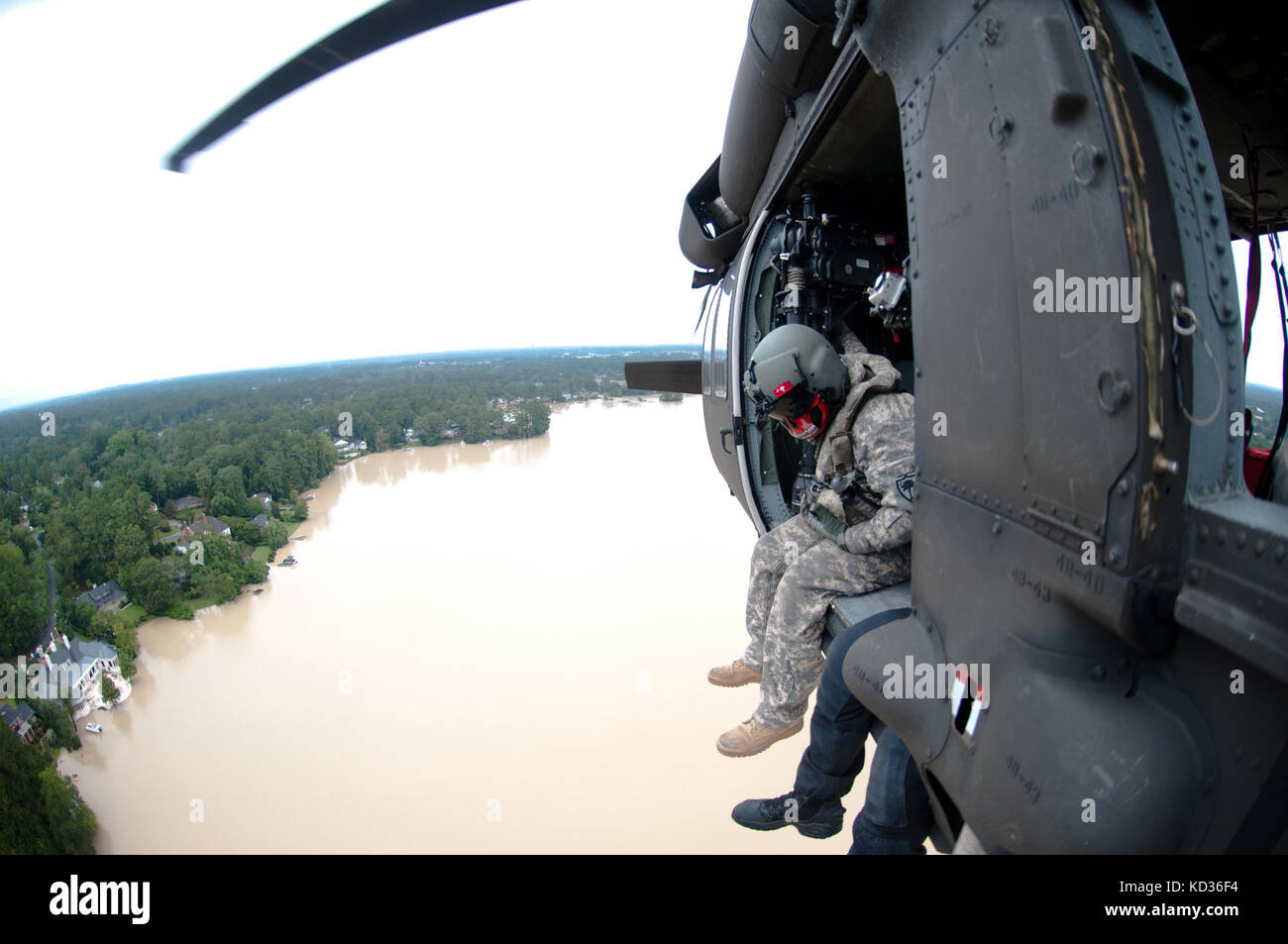 South Carolina National Guard UH-60 Black Hawk SC-HART teams ...