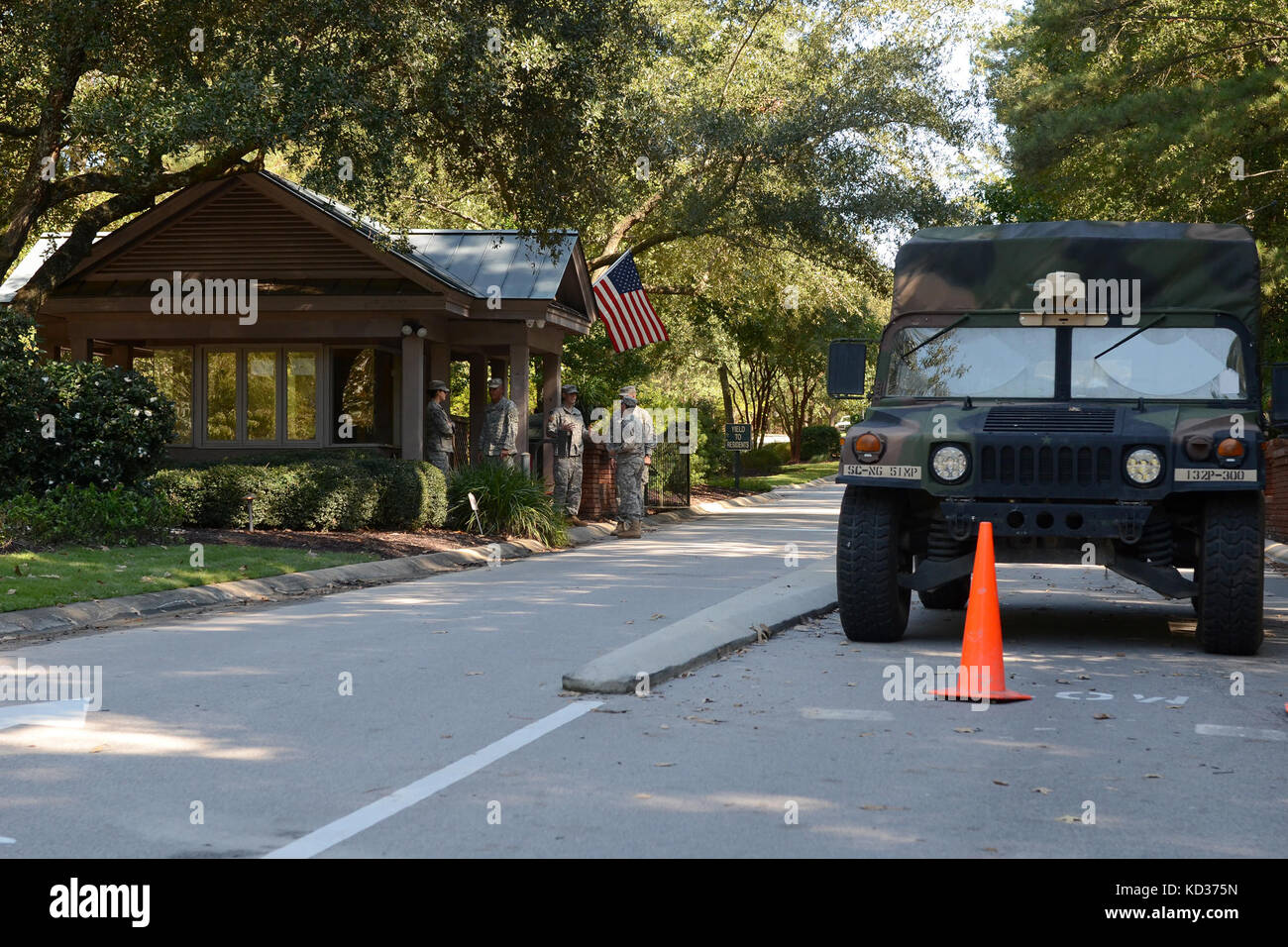 U.S. Soldiers from the 132nd Military Police Company of the South ...