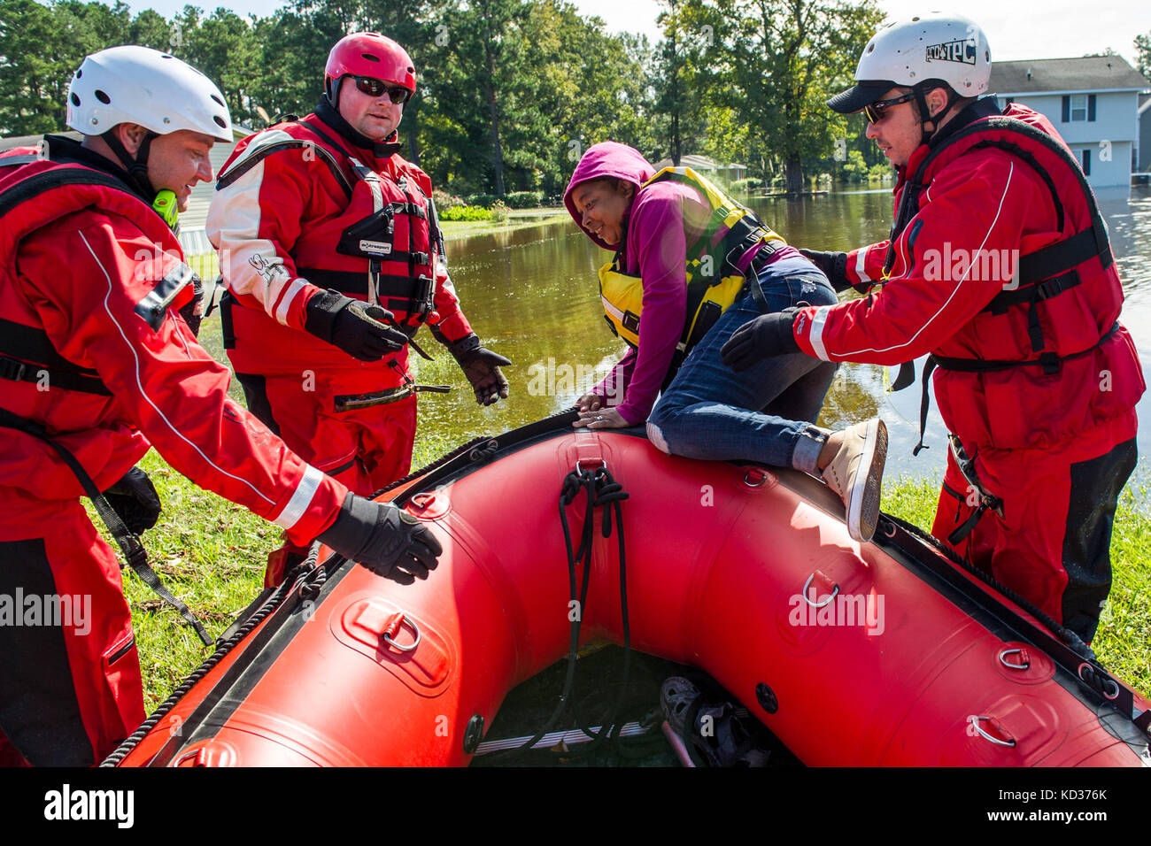 Swift water rescue team hi-res stock photography and images - Alamy