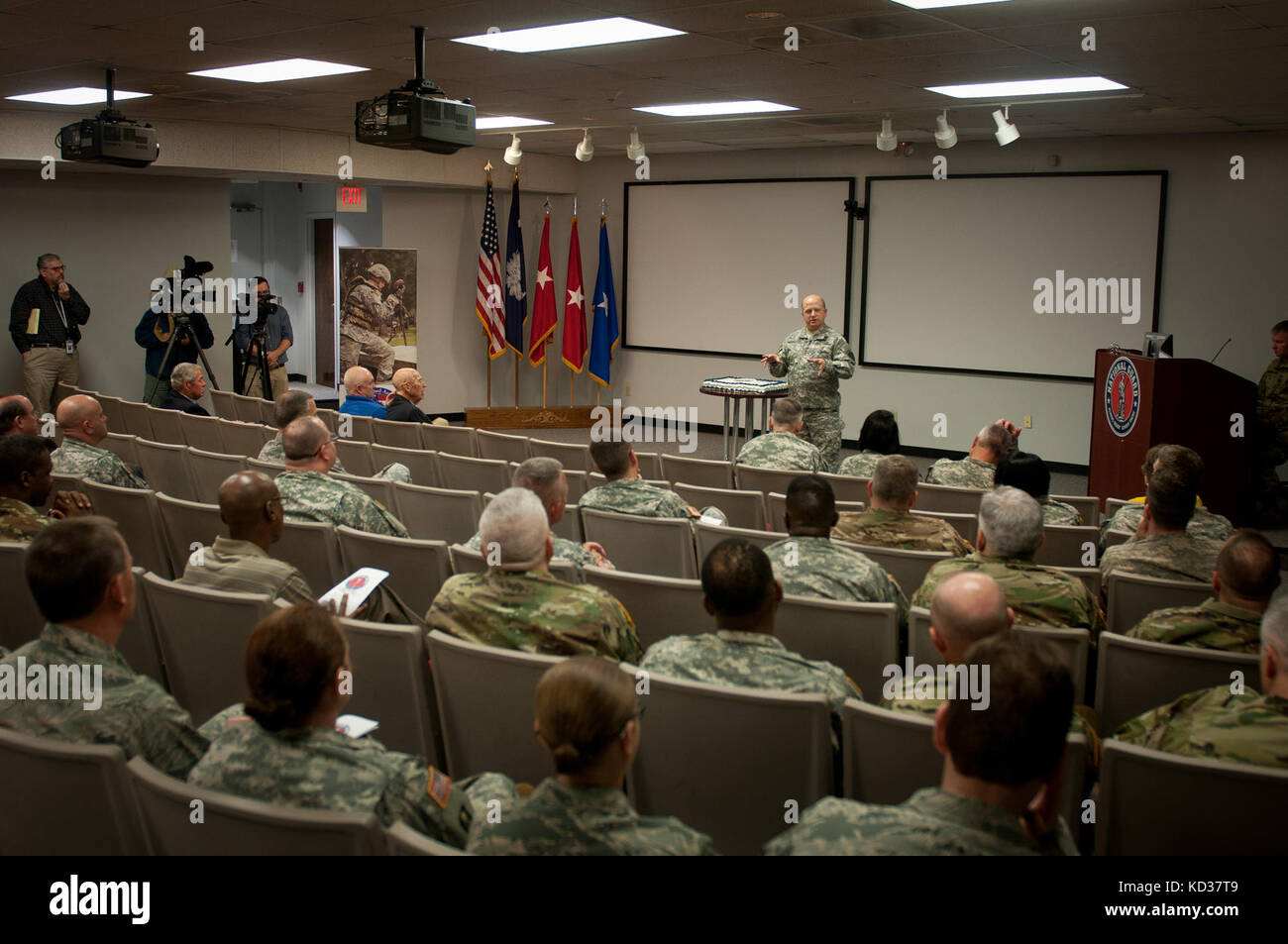 Retired army major general hi-res stock photography and images - Alamy