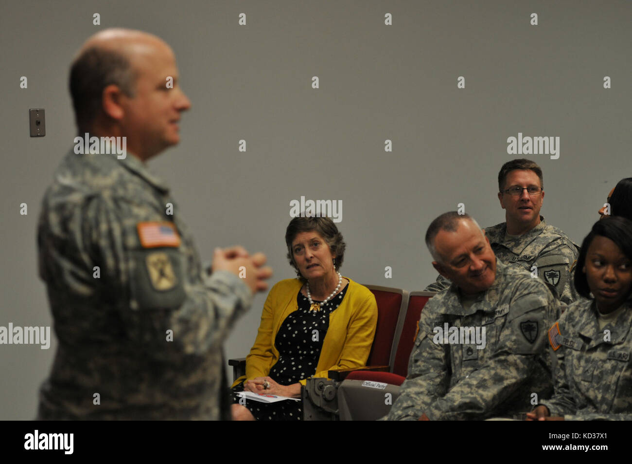 Major general robert e livingston jr hi-res stock photography and ...