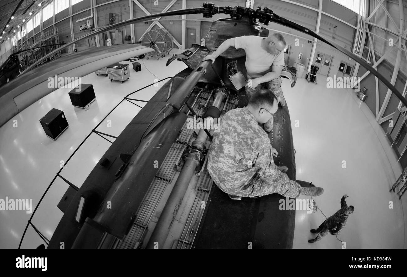 U.S. Soldiers from Detachment 1, Company B, 2-238th Aviation, General ...