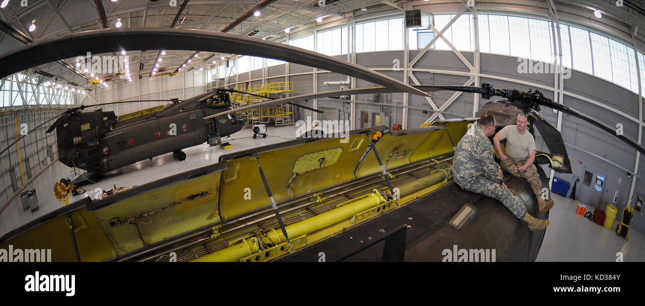 U.S. Soldiers from Detachment 1, Company B, 2-238th Aviation, General ...
