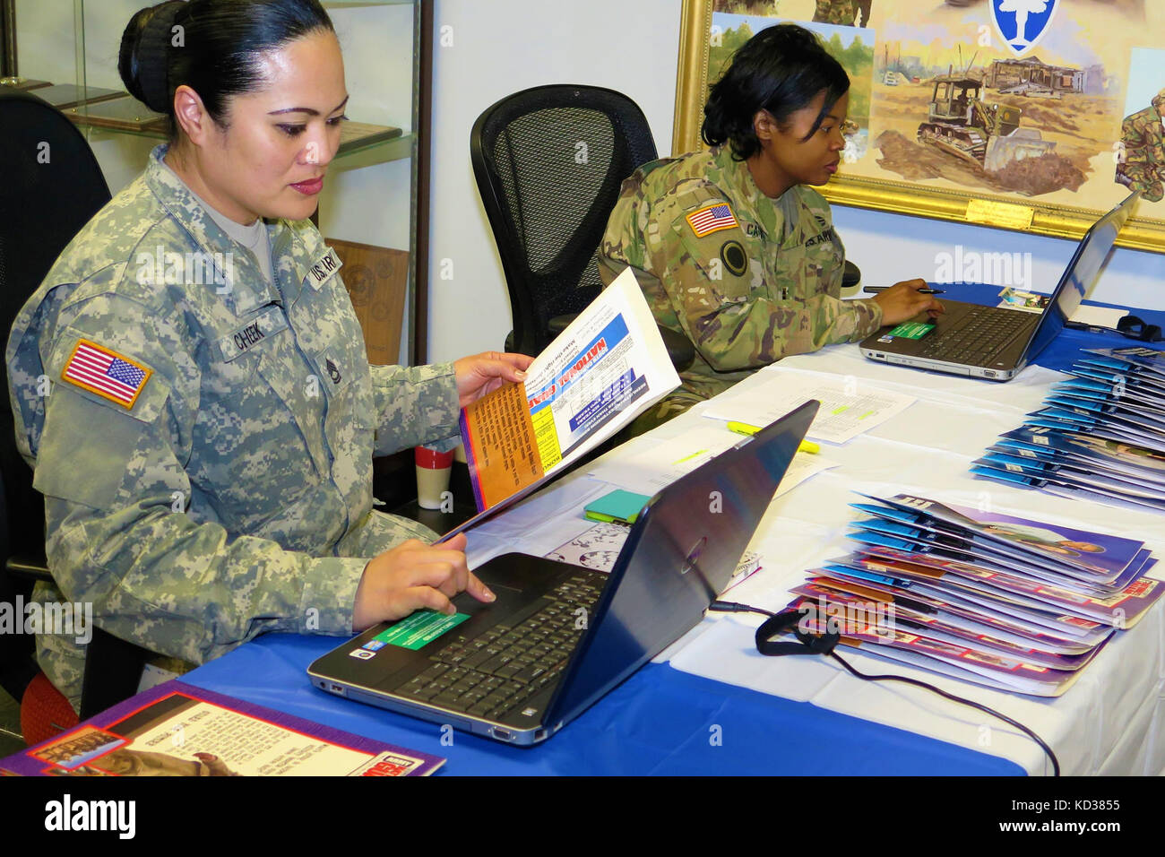 U.S. Soldiers Chief Warrant Officer Shereka Catoe, assistant office of ...