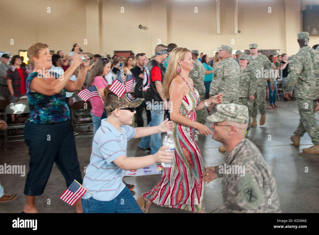 U.S. Army Soldiers with the 132nd Military Police Company, South ...