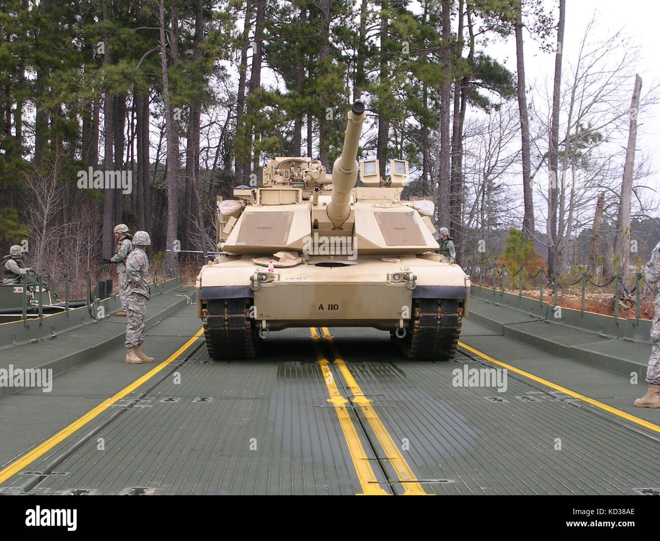 U.S. Soldiers in the 125th Multi-Role Bridge Company, South Carolina ...
