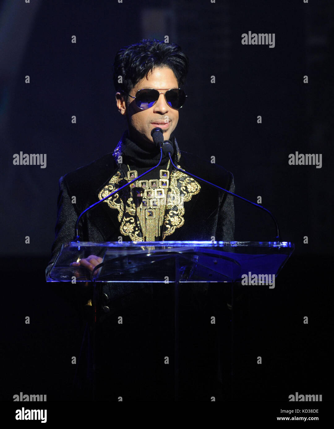 NEW YORK - OCTOBER 14: Prince announces his upcoming tour 'Welcome 2 ...
