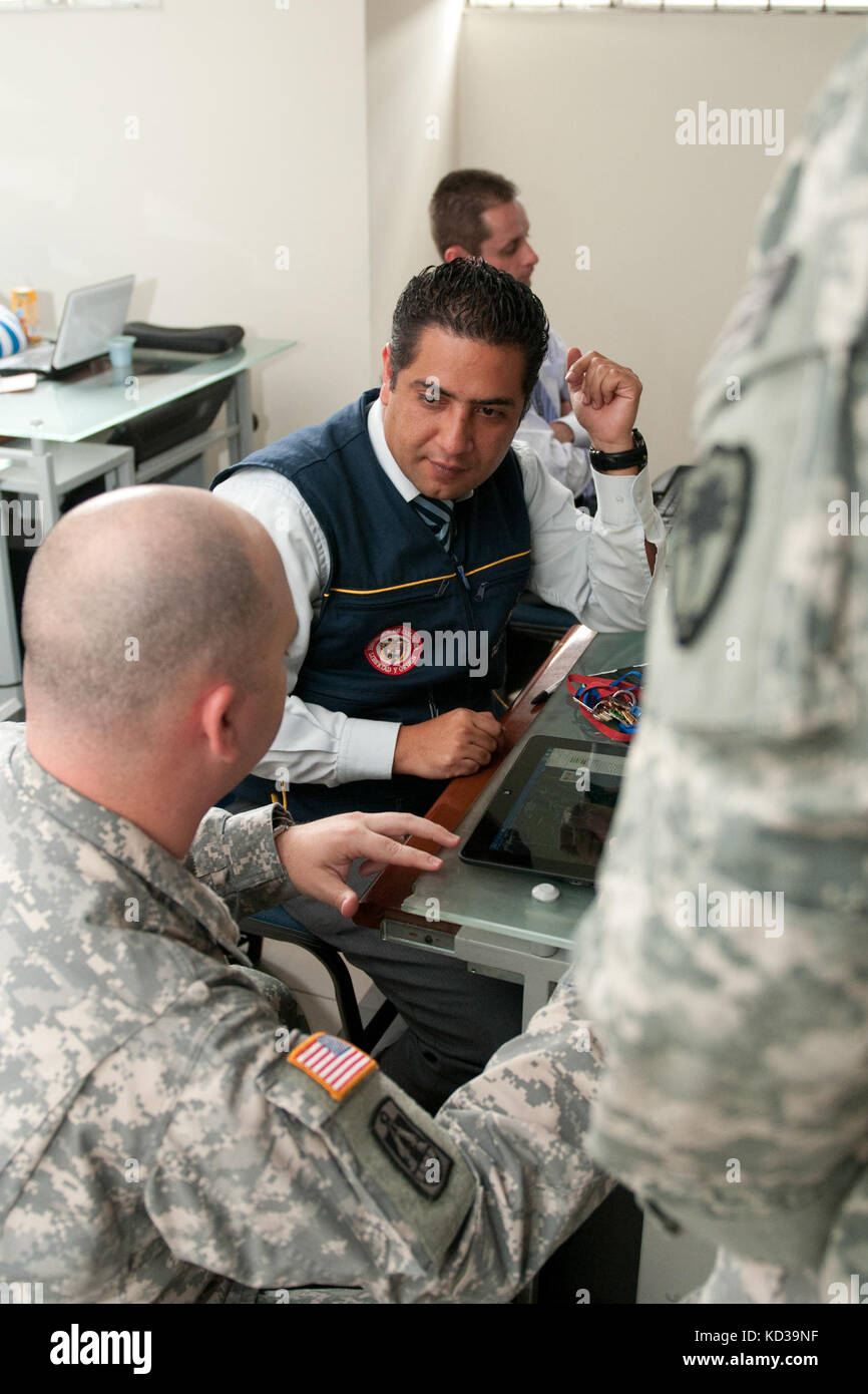 Emergency response personnel hi-res stock photography and images - Alamy
