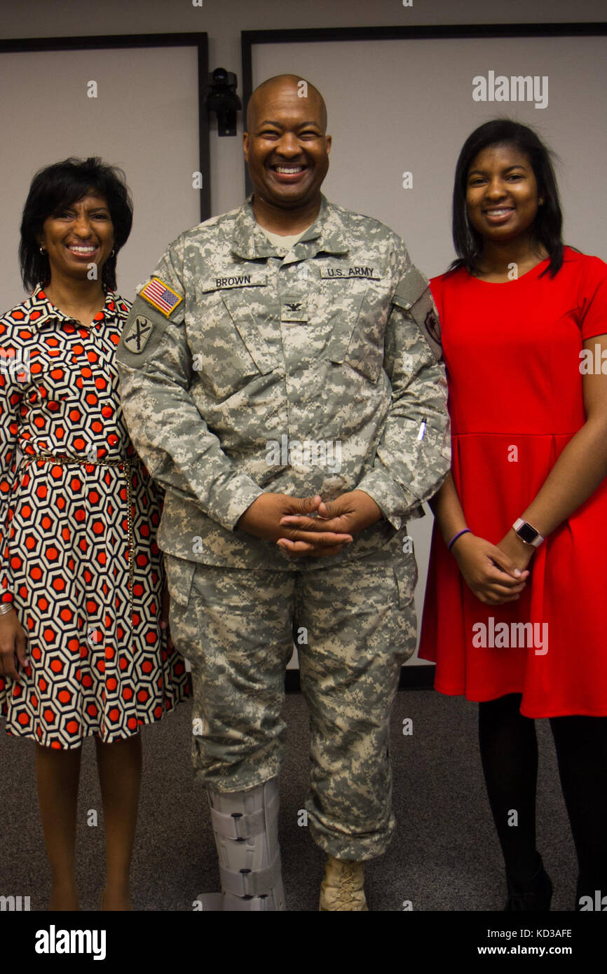 Lt gen brown hi-res stock photography and images - Alamy