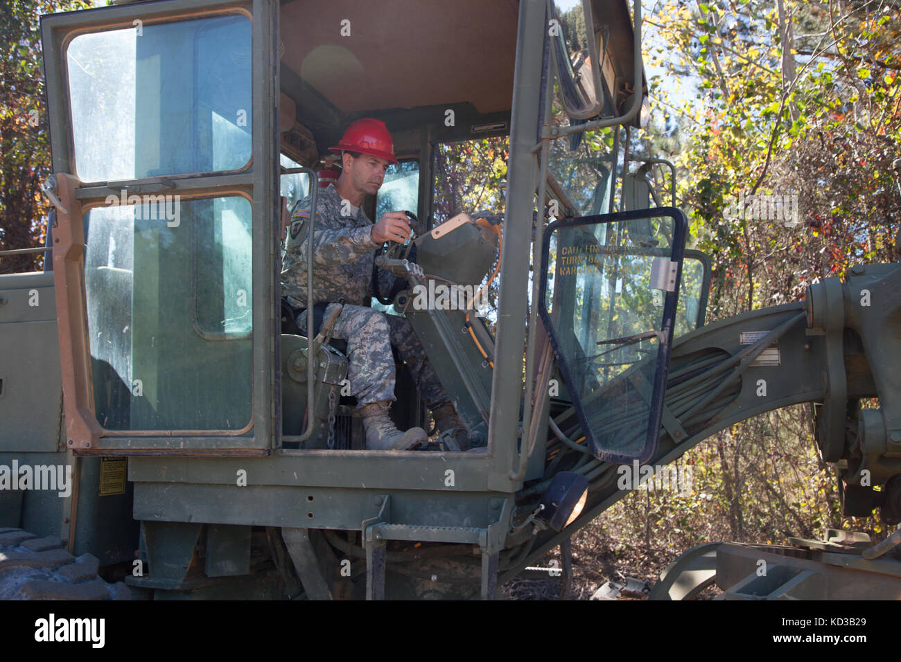U.S. Soldiers from the South Carolina National Guard's 218th Regiment ...